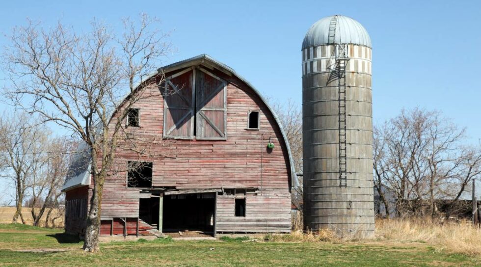 How to Find Contractors for Your Barn Restoration Project - Woodford ...
